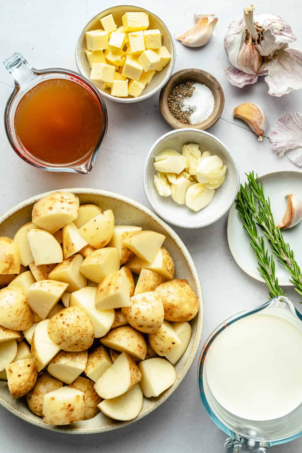 Creamy Slow Cooker Garlic Mashed Potatoes - All the Healthy Things