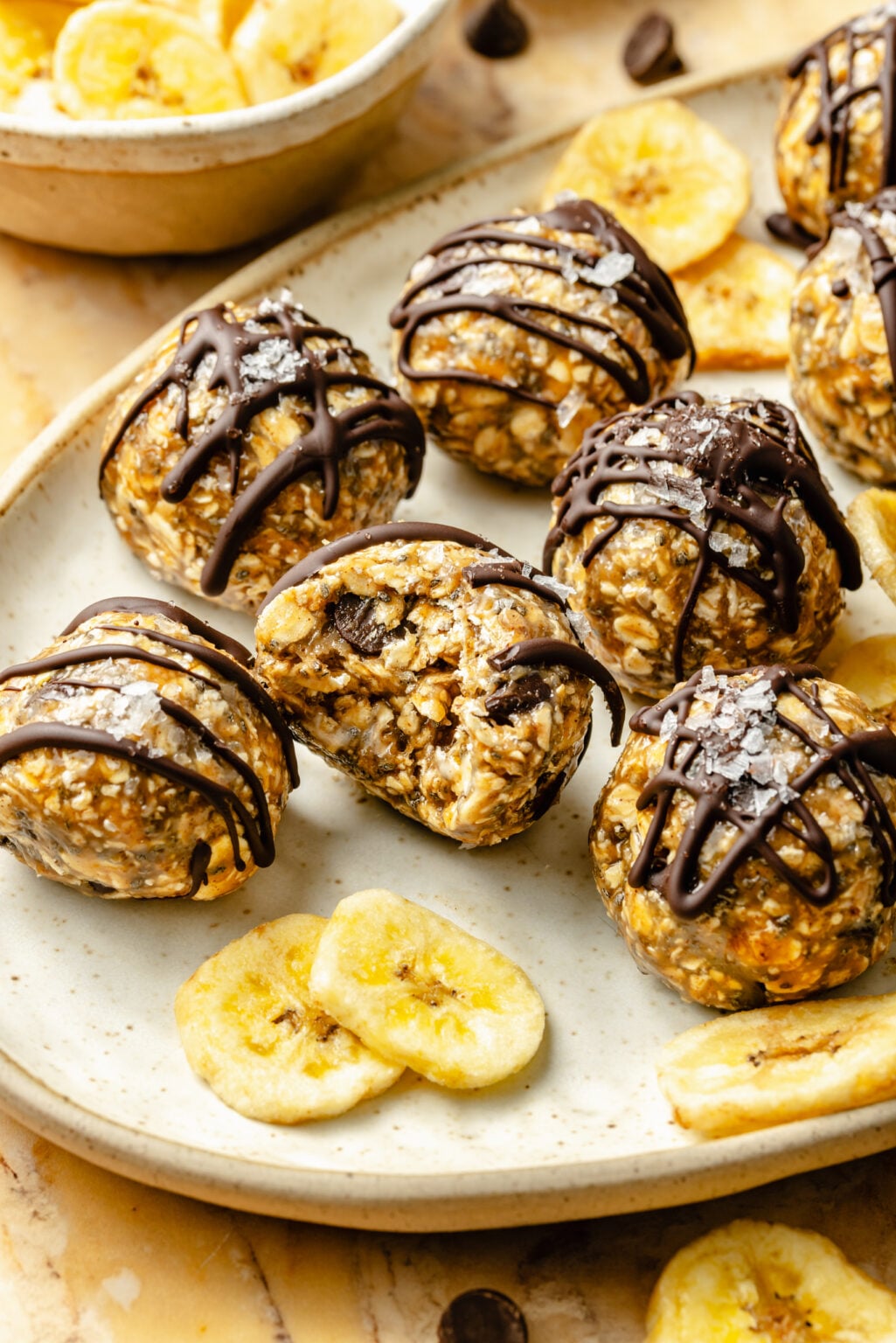 Delicious Banana Chocolate Chip Energy Balls - All the Healthy Things